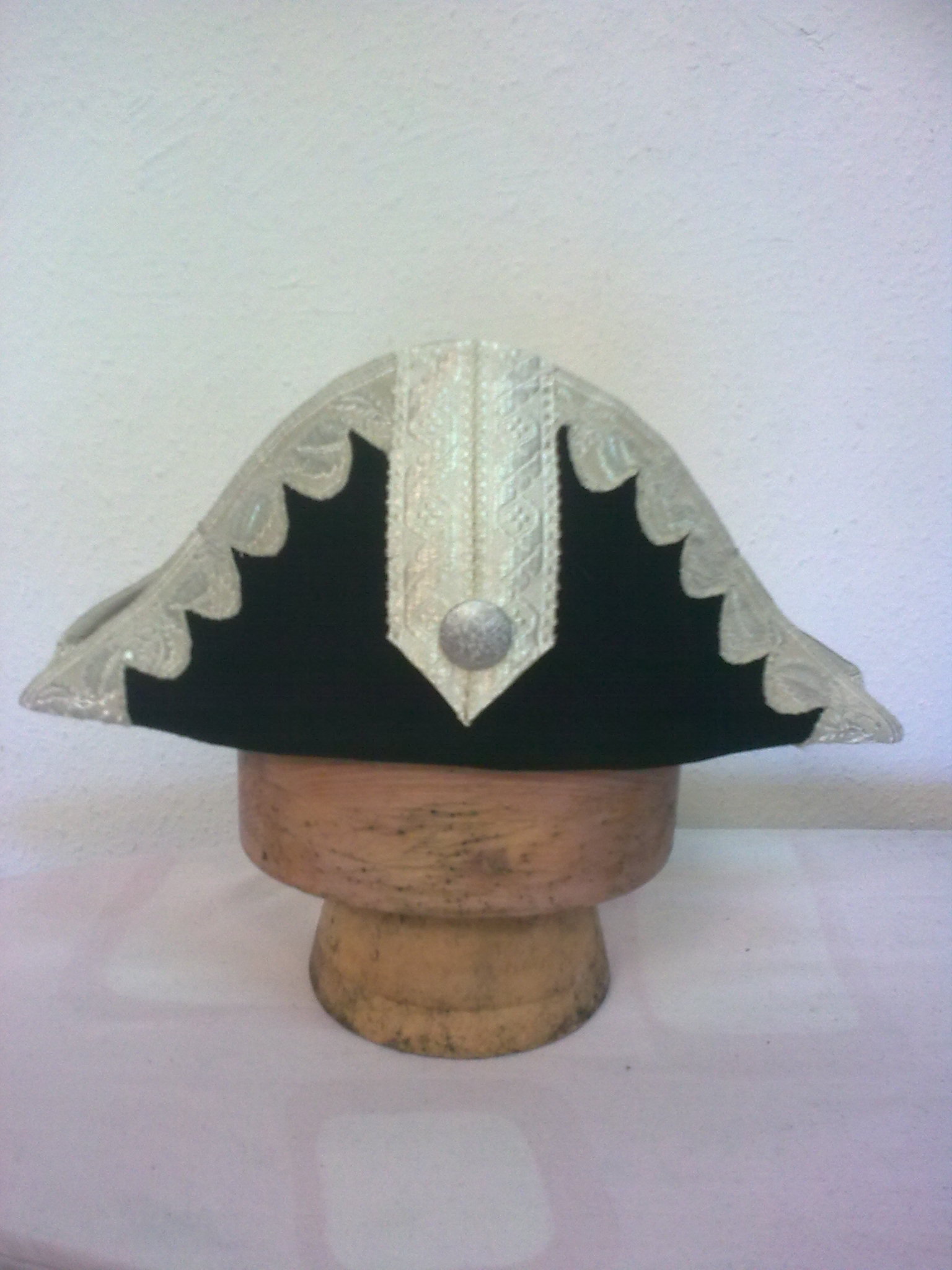 Katonai sapkák – Bathó kalap